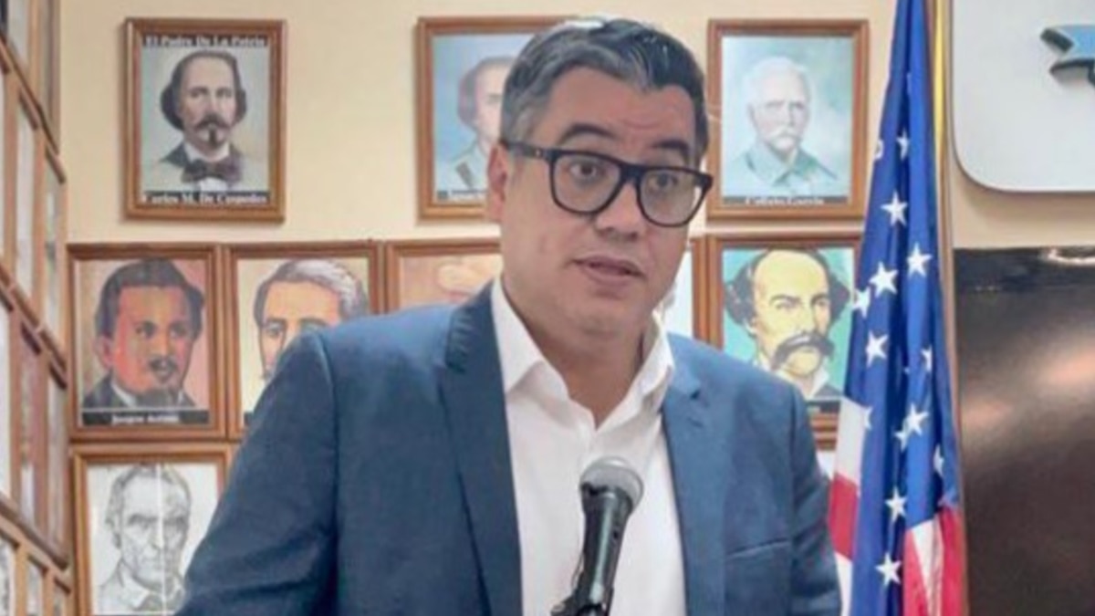 Balean al activista e influencer cubano Manuel Milanés frente a su casa ...