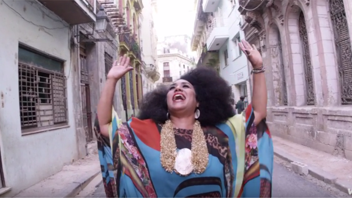 Aymee Nuviola regresa a La Habana y rinde tributo a Celia Cruz