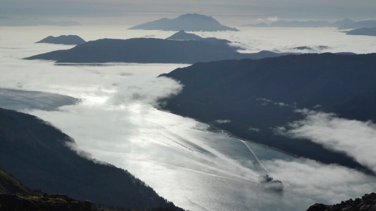 Dos rusos llegan en balsa a Alaska y piden asilo para evitar el ...