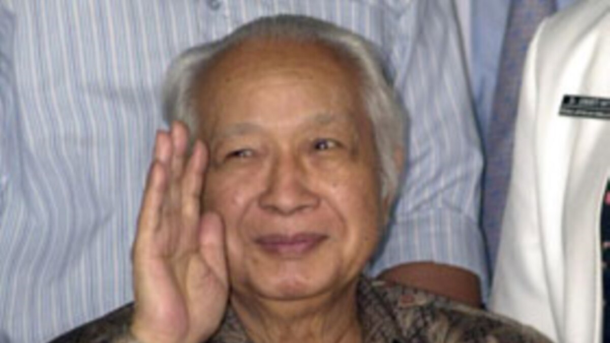 VIEJO Y SANGRANDO EL EXDICTADOR INDONESIO SUHARTO