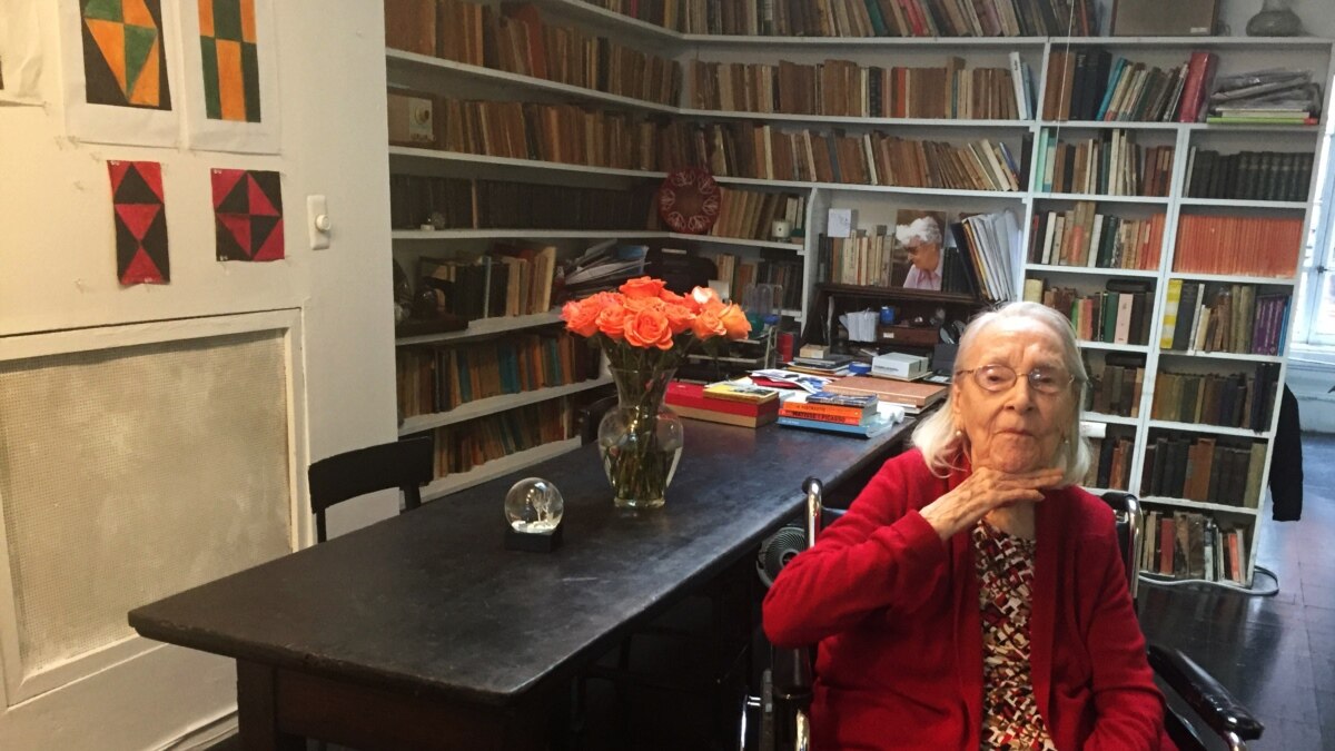 Cubana Carmen Herrera a sus 104 años coloca "Estructuras Monumentales ...