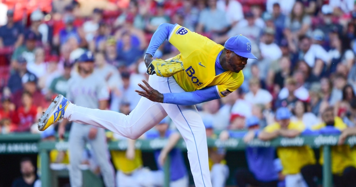 Chapman persigue la historia en medio de la polémica