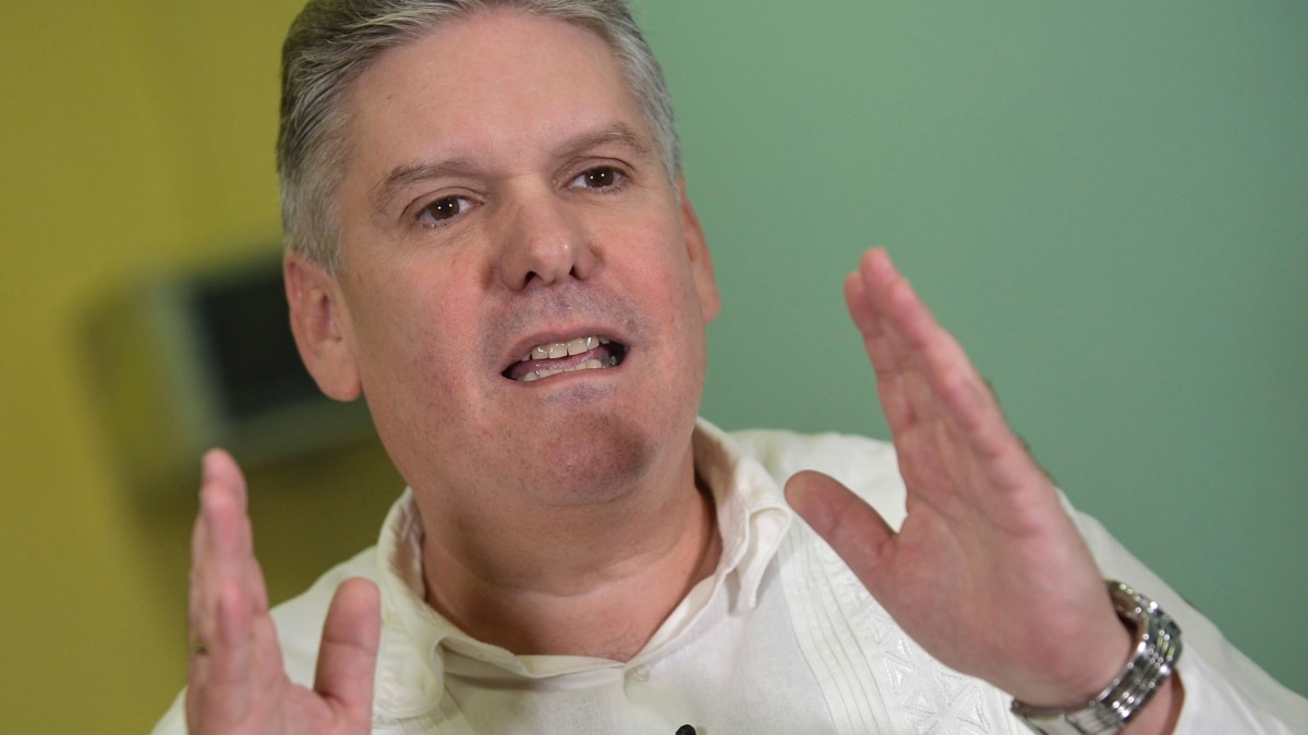 Alejandro Gil rinde cuentas y culpa de la pobreza al "bloqueo y la ...