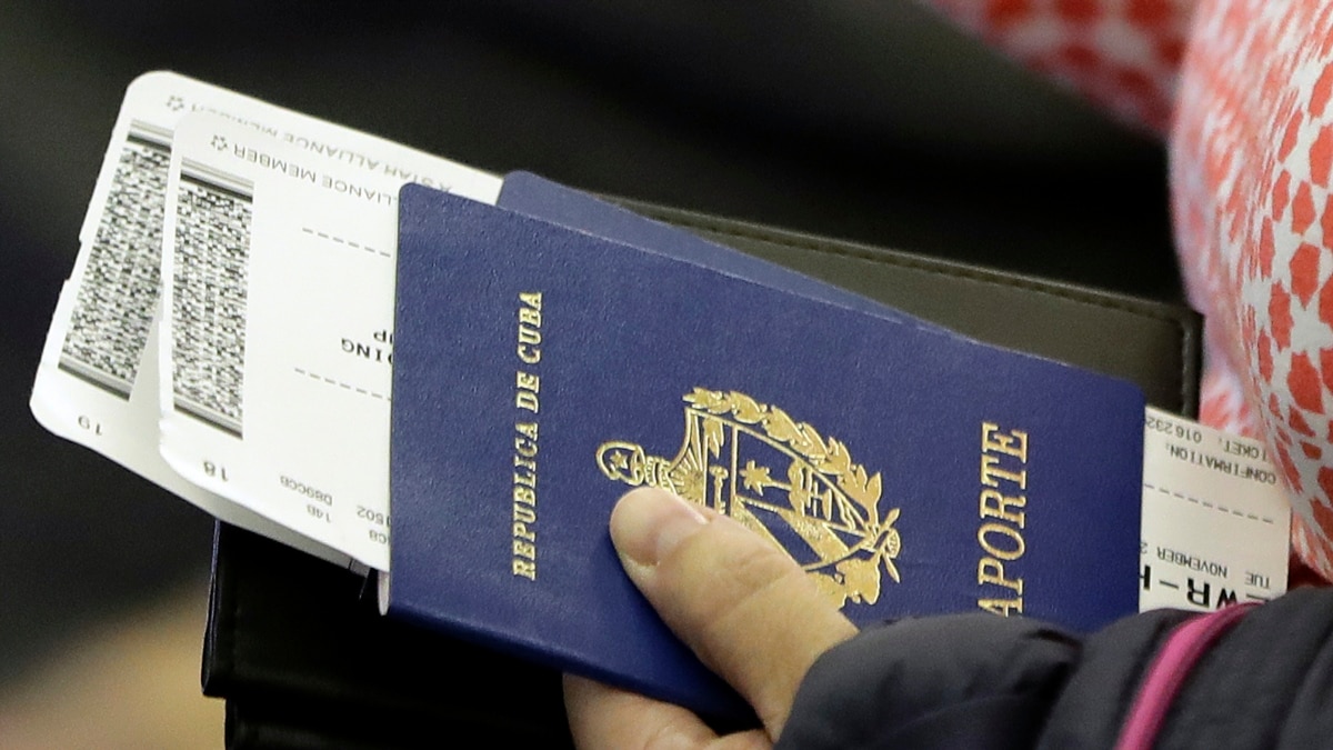 Cuba exigirá pasaporte vigente a los cubanos para viajar a la isla a ...