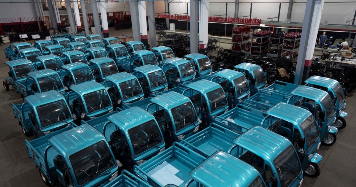 Cuba fabrica motorinas eléctricas, pero solo se venden online desde el exterior y en dólares