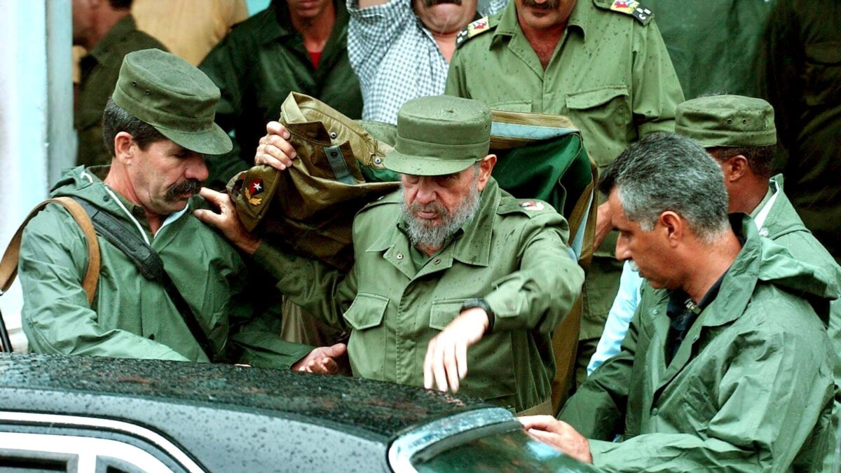 Ex escolta de Fidel Castro presenta memorias en París