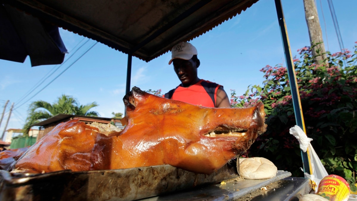De tradición a lujo, el lechón asado desaparece de la cena de ...