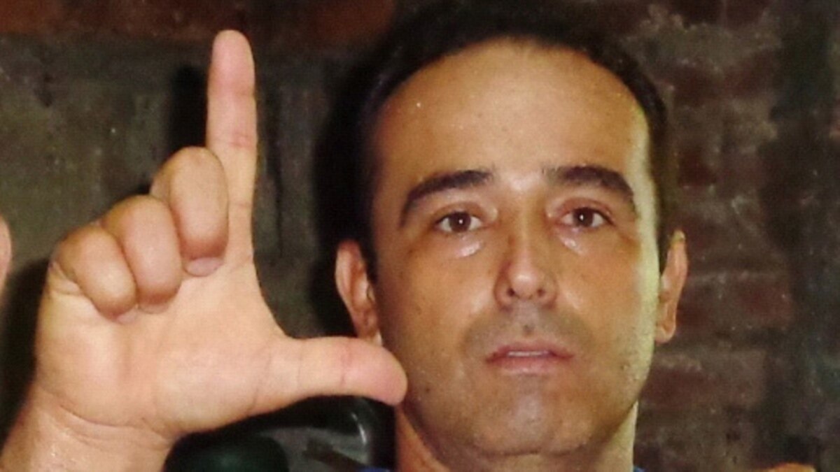 Cardet cumple 2 años en prisión; recibe visita de obispo de Holguín