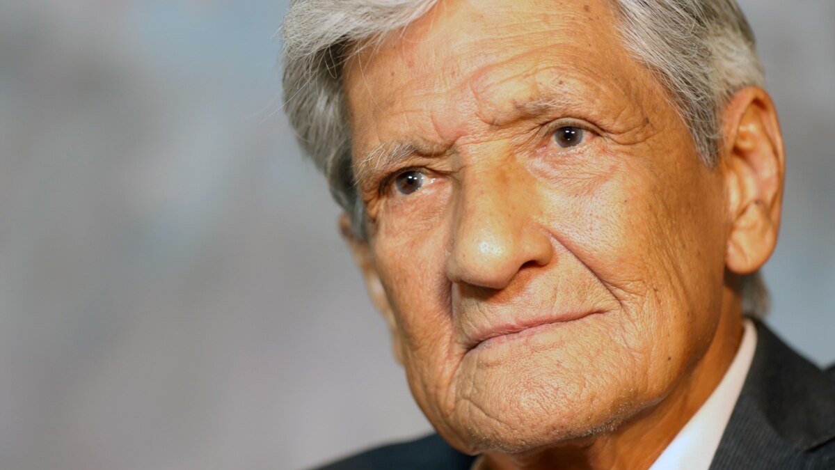 Armando Valladares, en una misión de derechos humanos en Argentina