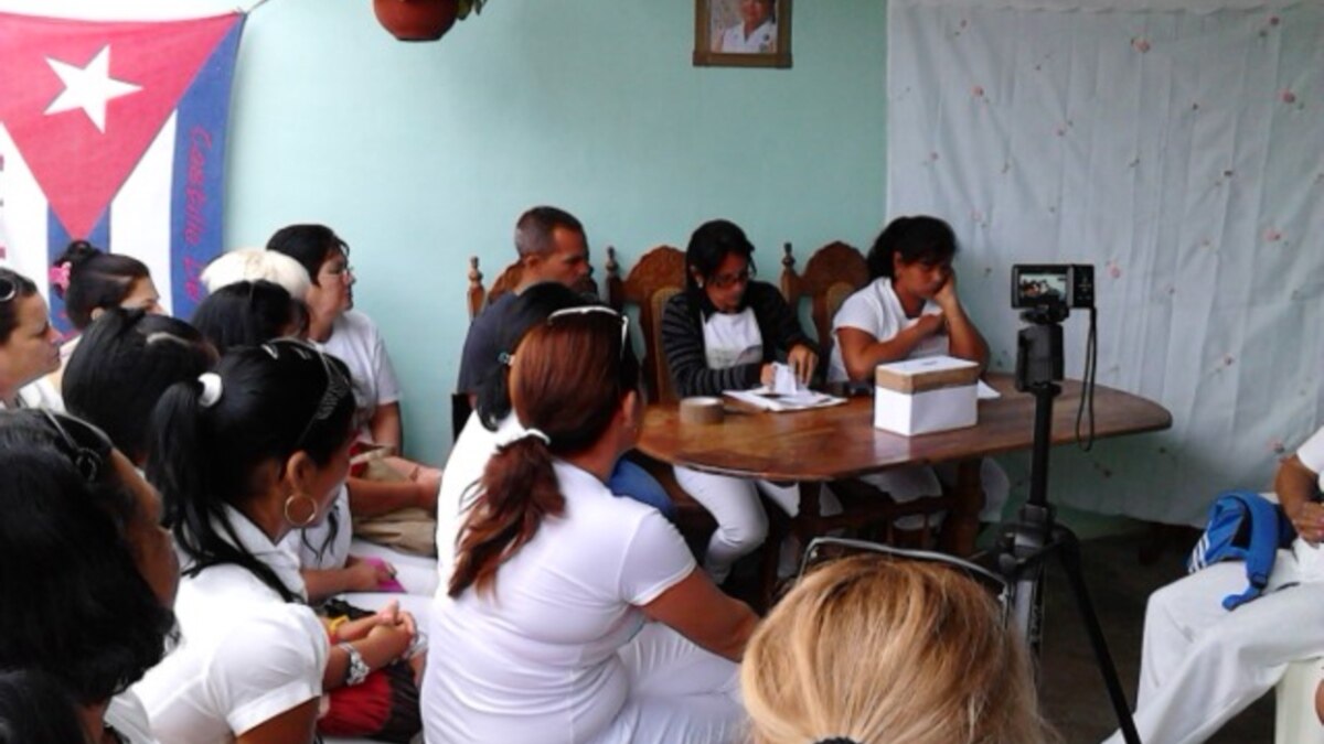 Las Damas de Blanco votan la permanencia de Berta Soler