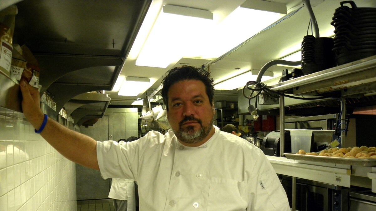 Chef lanza ron en tributo al Copacabana