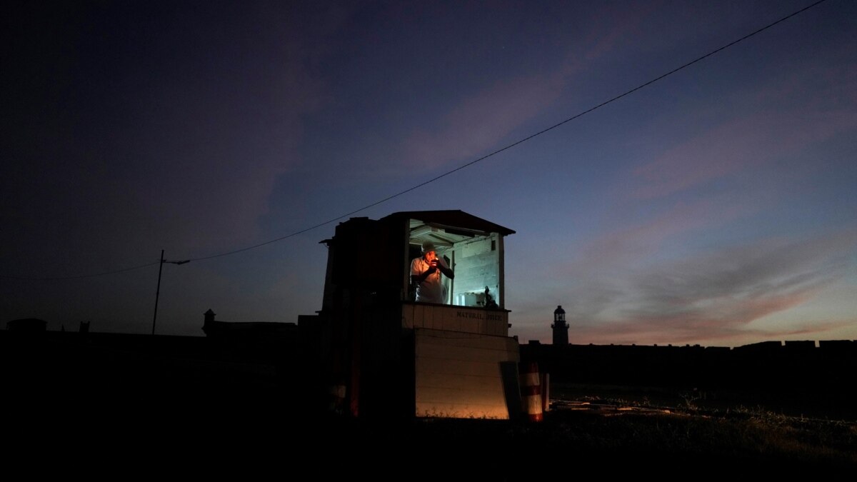 Cubano se mudó a su kiosco por la pandemia y no se va: "Hasta que Putin ...