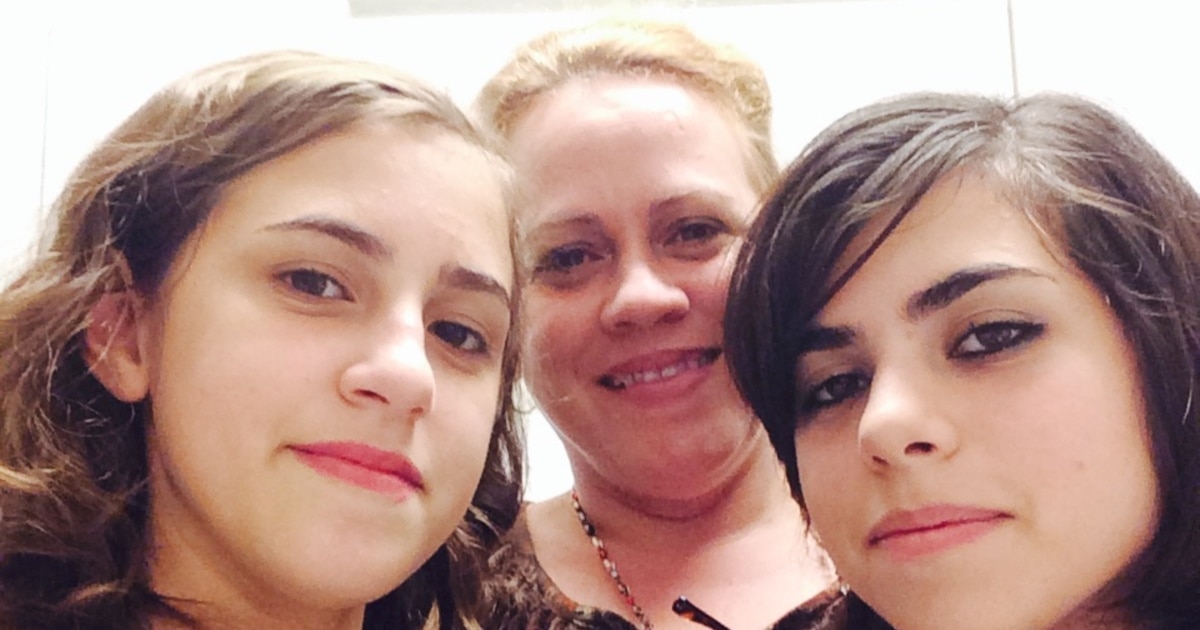 1800 Online con Surelis Martínez y sus hijas María y Susana