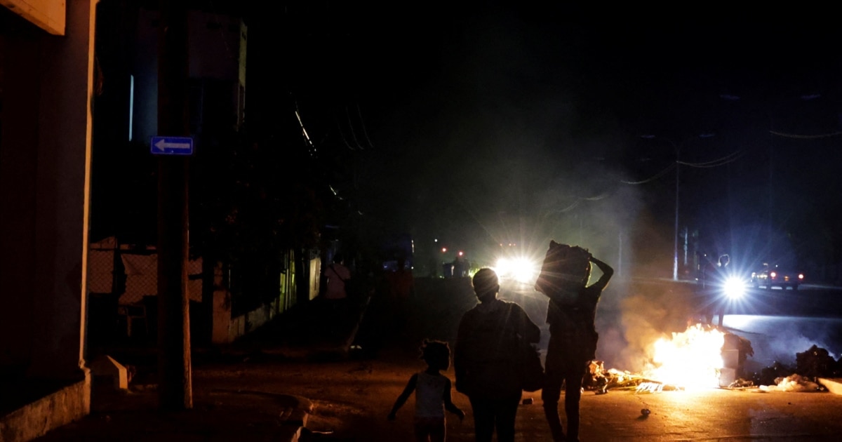 ¡Corriente y comida!: Vecinos salen a las calles a protestar en La ...