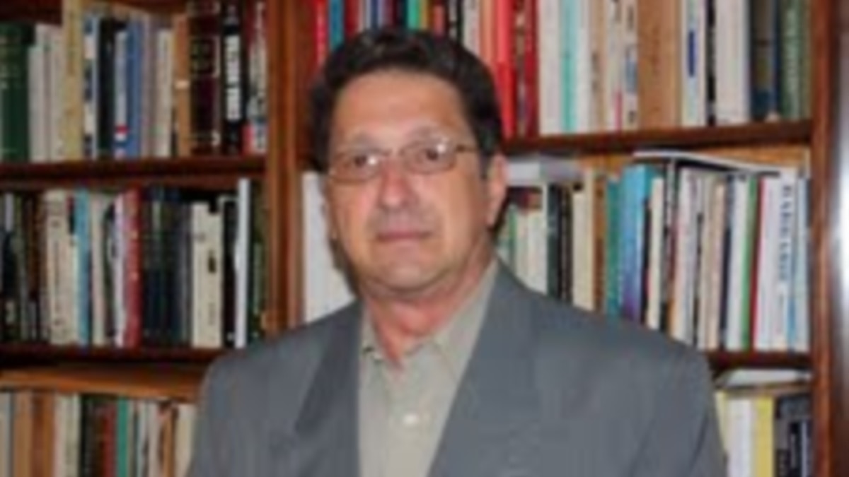 Entrevista al periodista Pedro Corzo en la revista informativa Martí ...